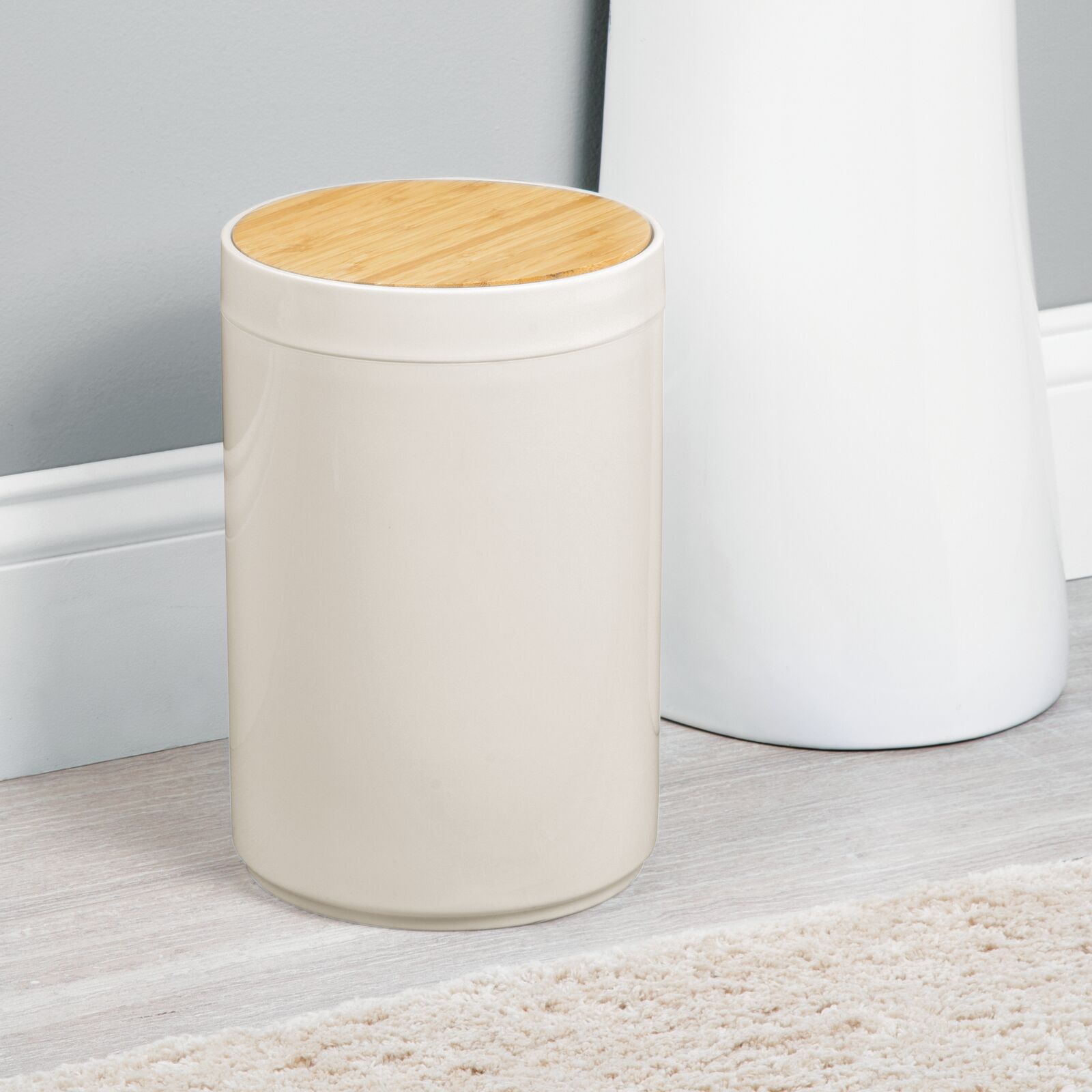 mDesign Plastic Round Trash Can Small with Swing-Close Lid - White ...